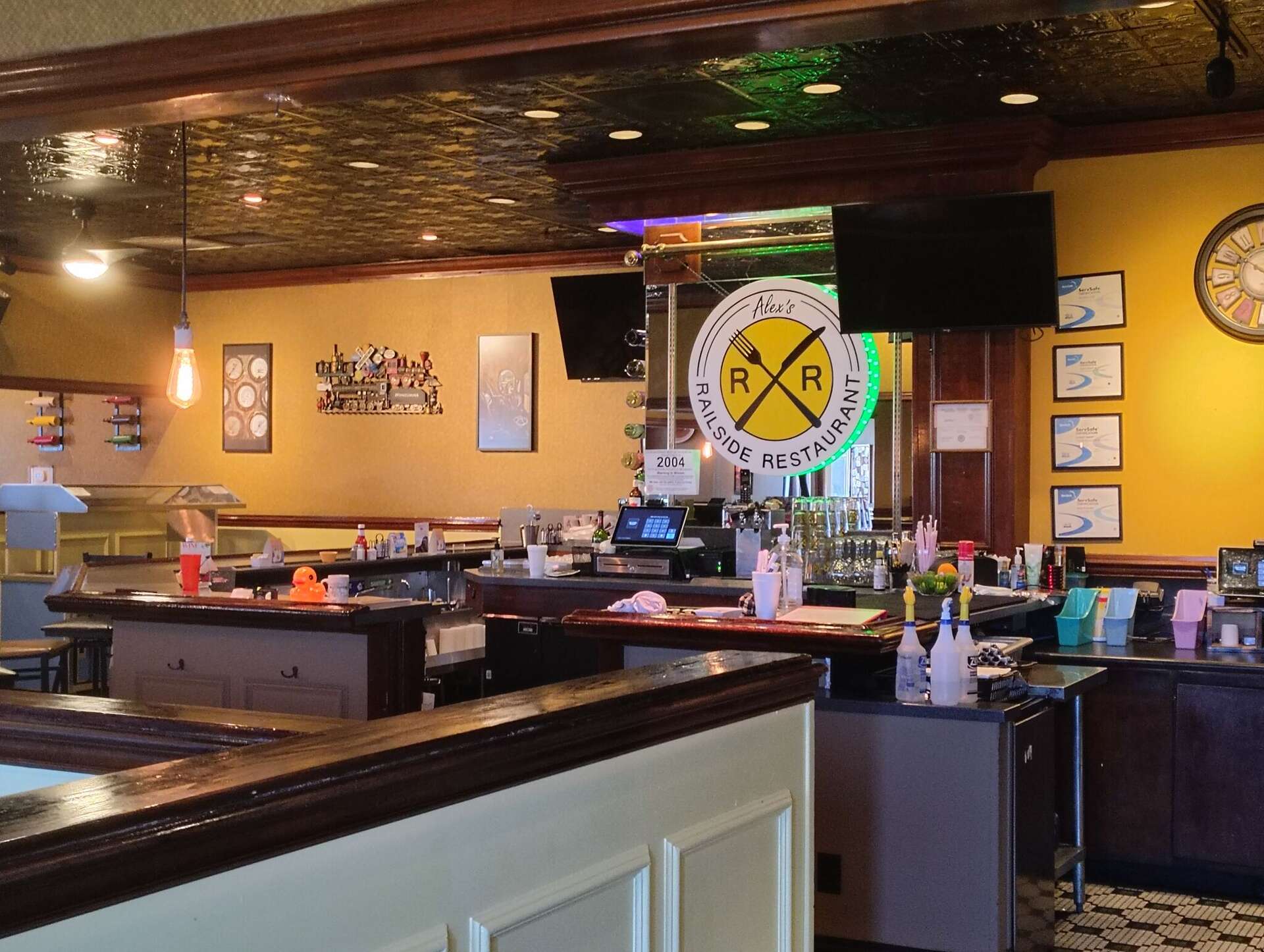 Business Matters: Alex's Railside Restaurant plans to launch new food