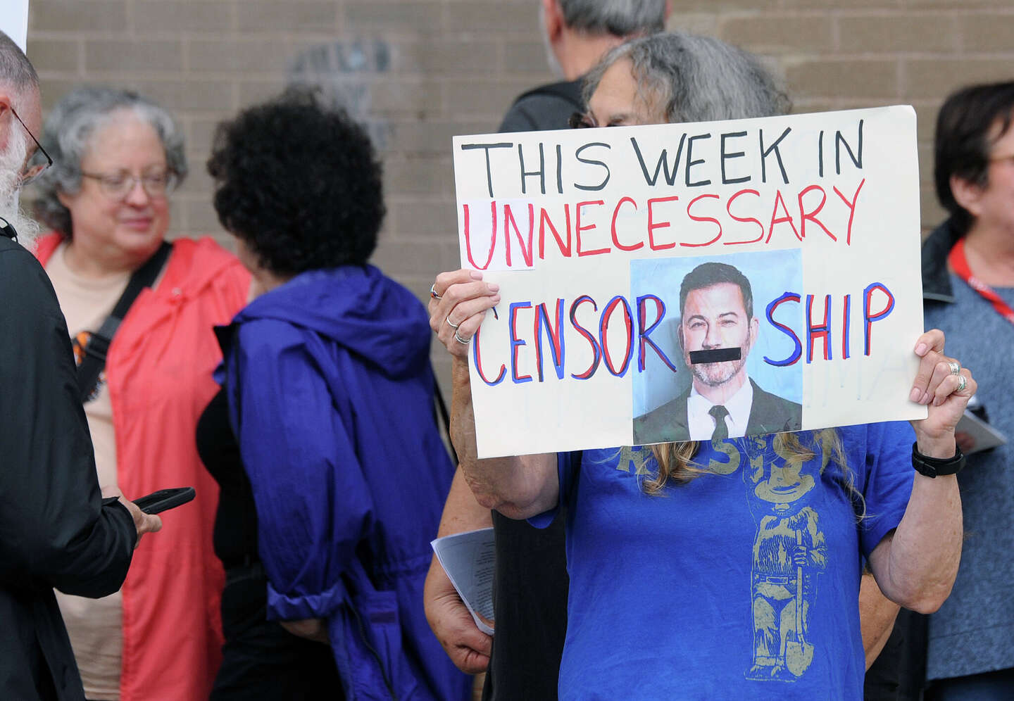 Dozens protest Nexstar's Jimmy Kimmel show ban at WTNH in CT