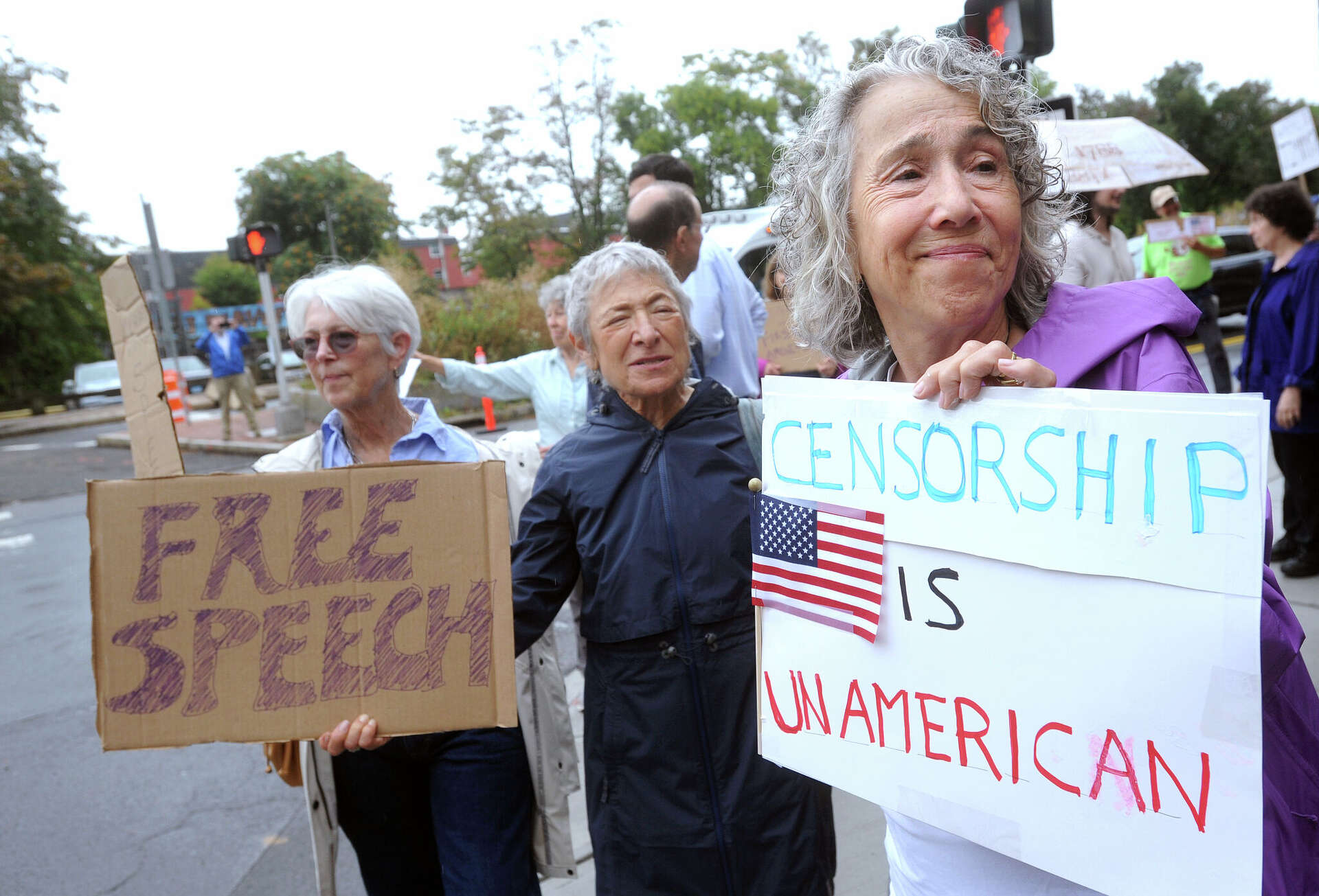 Dozens protest Nexstar's Jimmy Kimmel show ban at WTNH in CT