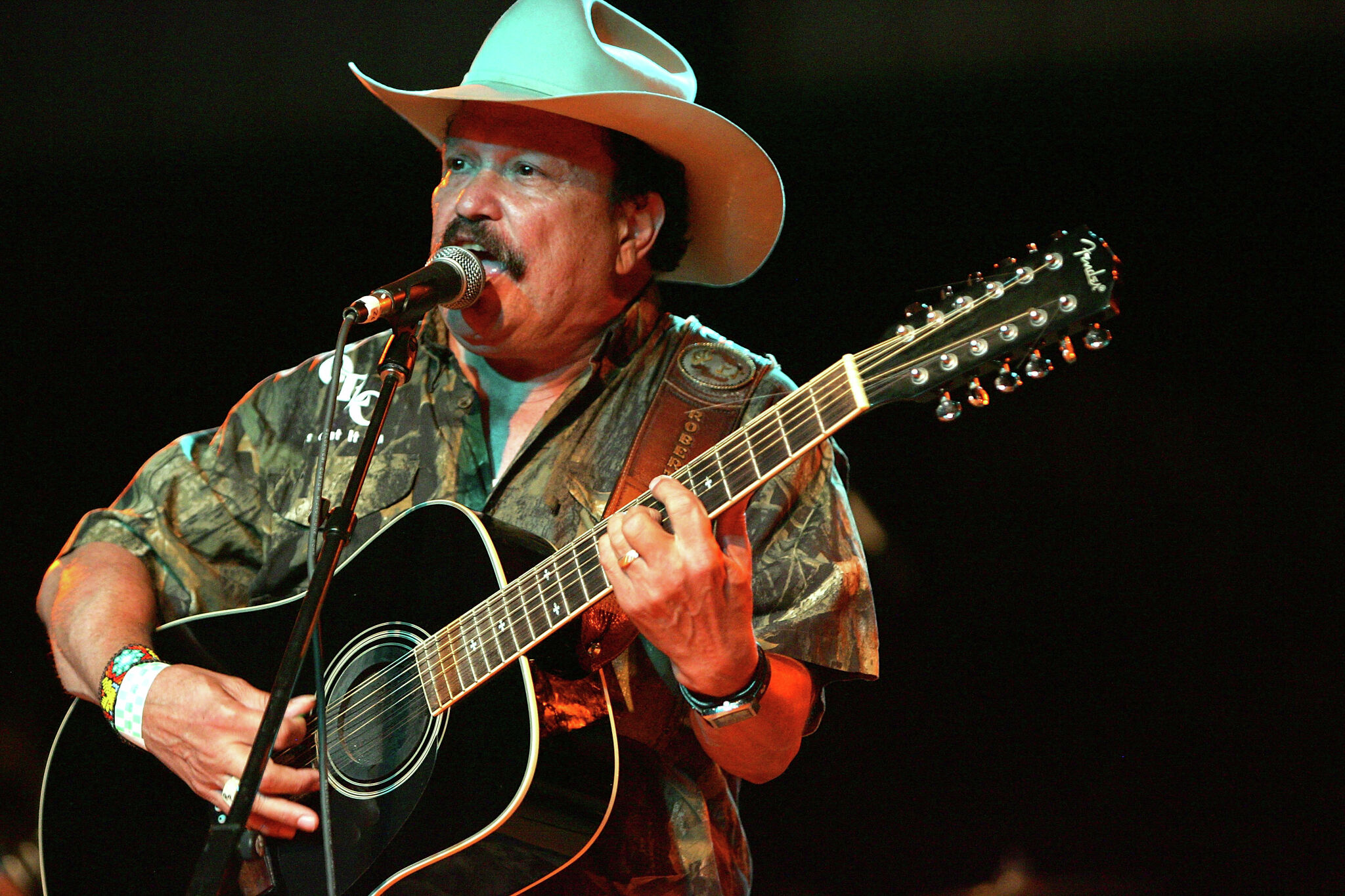 Tejano star Roberto Pulido hospitalized after a fall