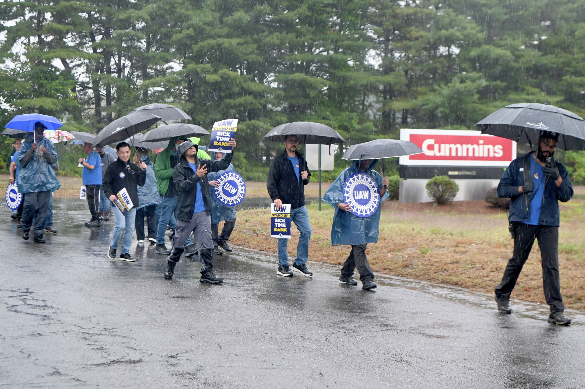 CT workers at automotive manufacturer Cummins end strike