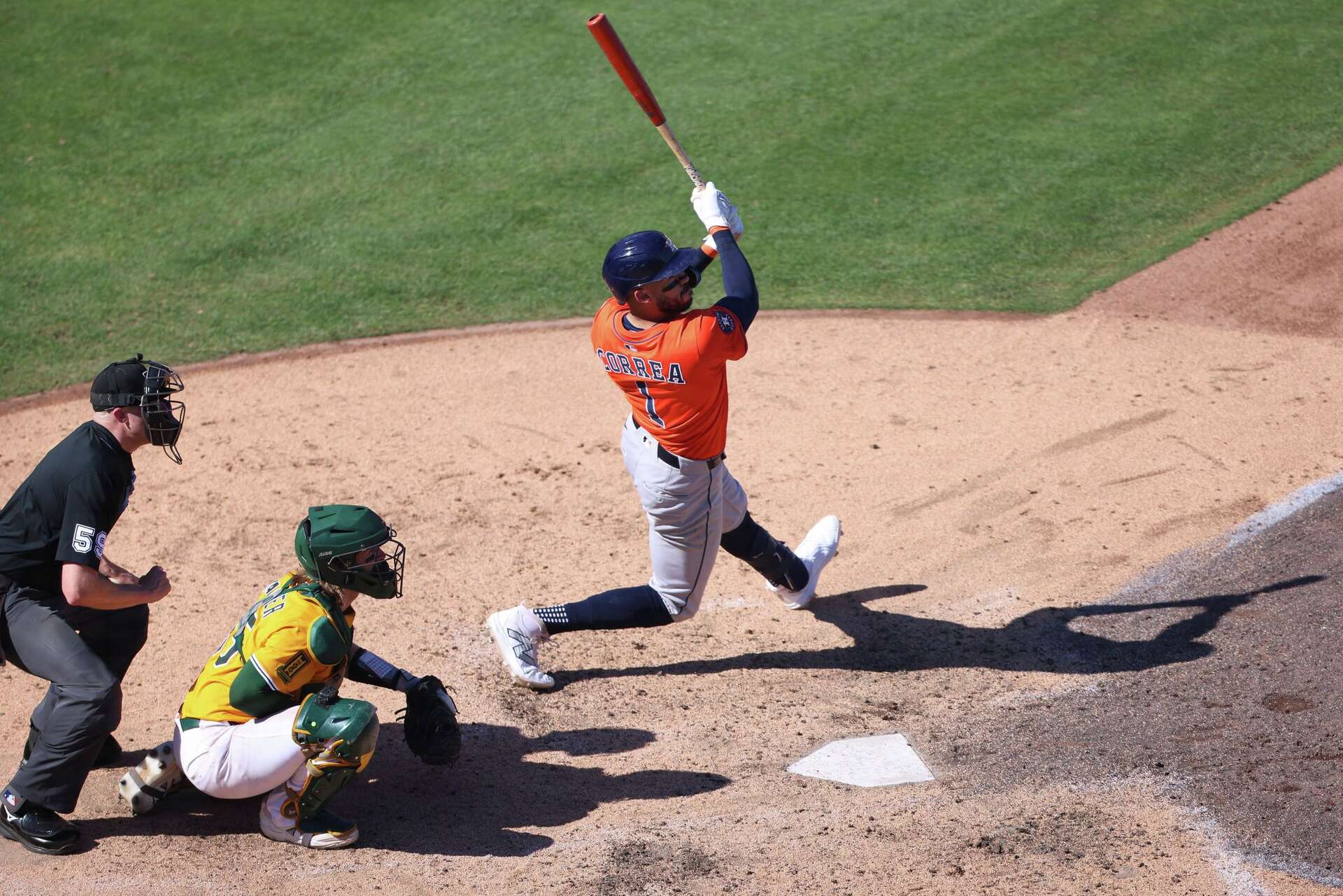 Houston Astros show some life to beat A's, keep playoff hopes alive