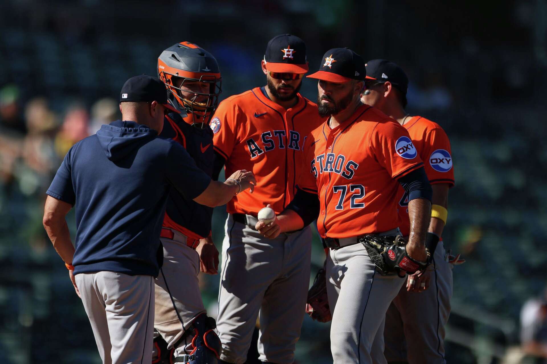 Houston Astros show some life to beat A's, keep playoff hopes alive