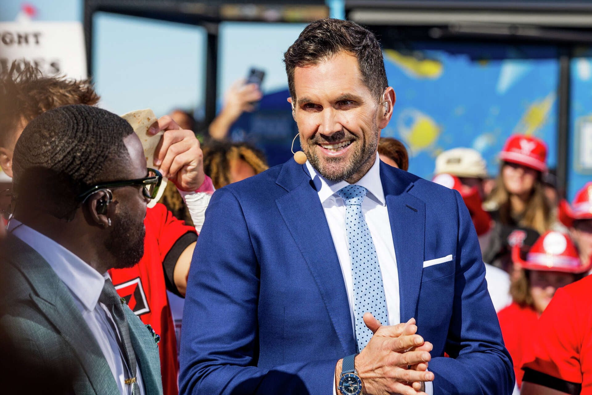 FOX's Matt Leinart sinks long putt with Illinois golf team
