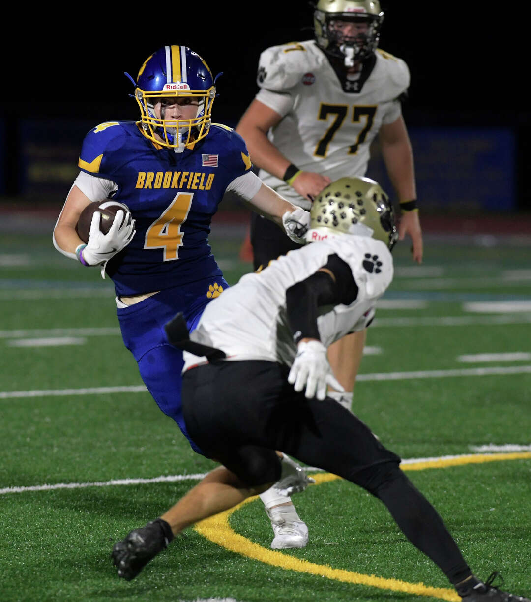 Hand defense dominates Brookfield in Alliance action