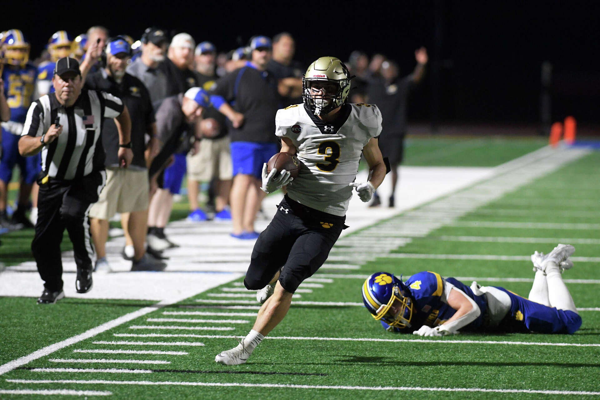 Hand defense dominates Brookfield in Alliance action