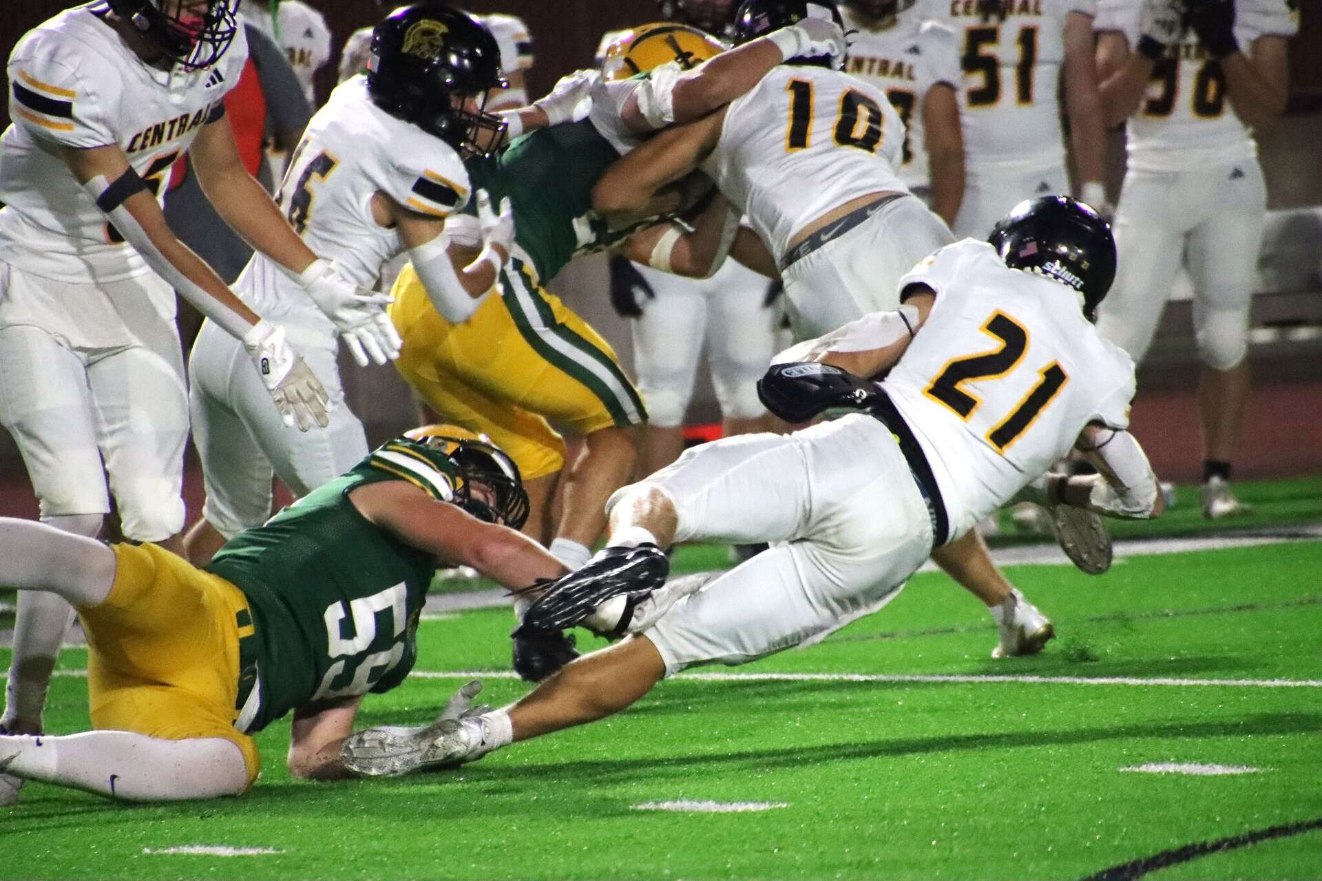 Dow's 'D' thriving as Chargers prepare for East Lansing