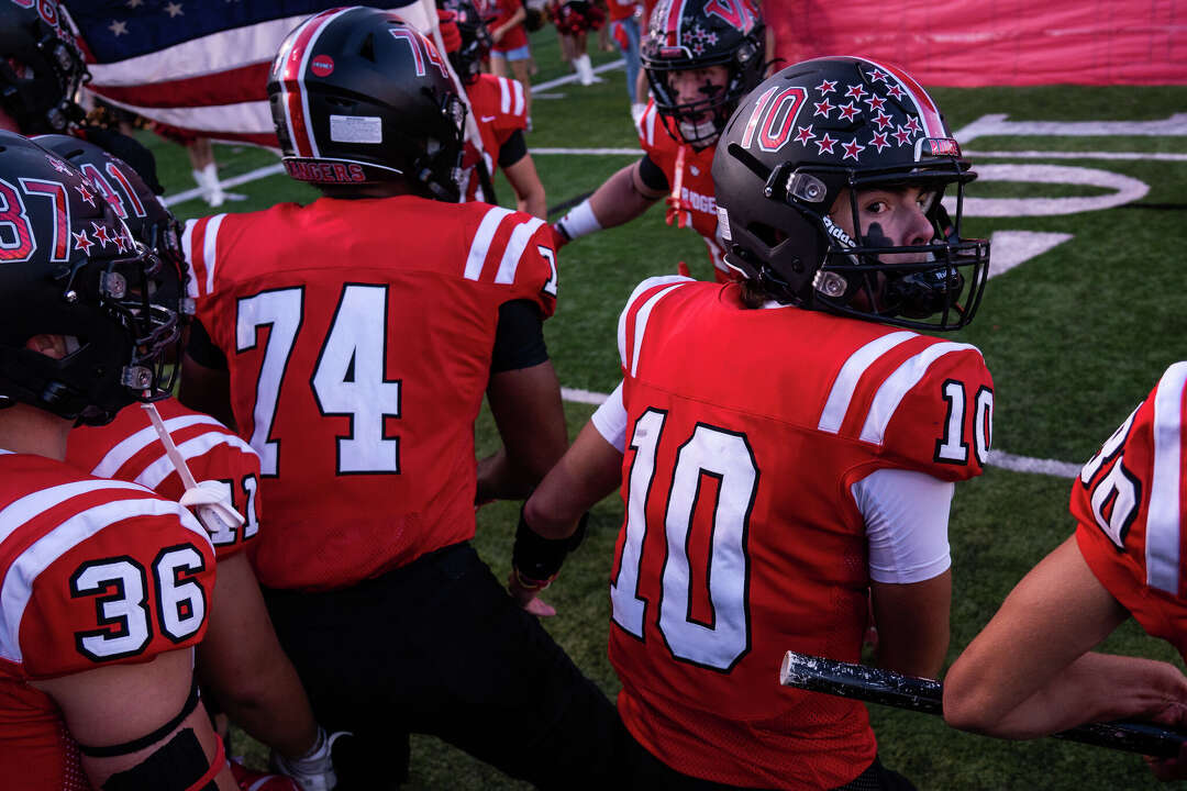 High school football: Vandegrift beats Vista Ridge in key district win