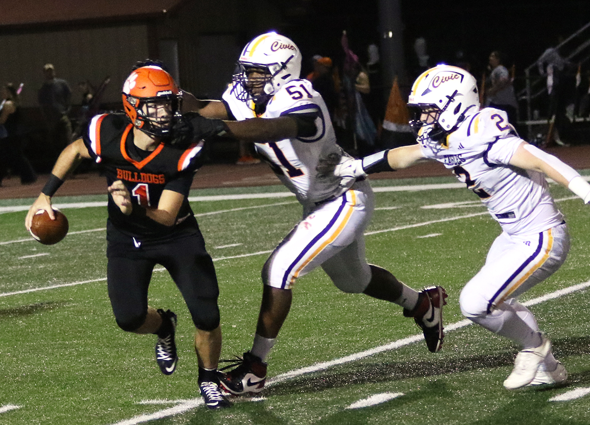 Waterloo backs 'bounce, bang, bend,' beat CM in MVC football