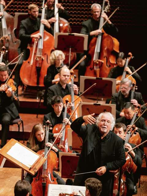 Review: Donald Runnicles makes spectacular return to S.F. Symphony