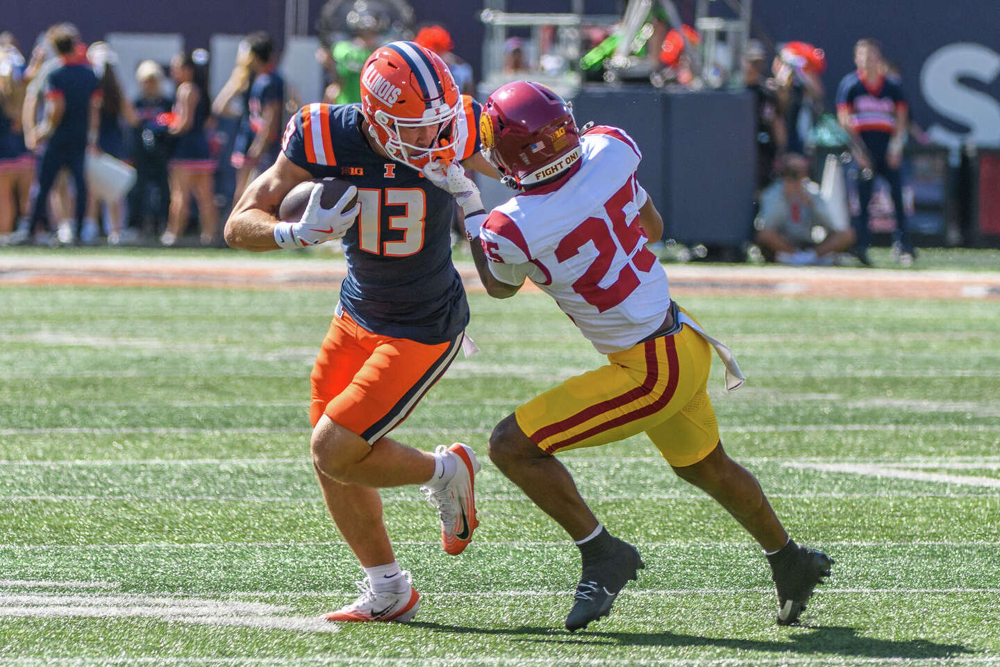 Video: Illinois kicker David Olano field goal beats USC football