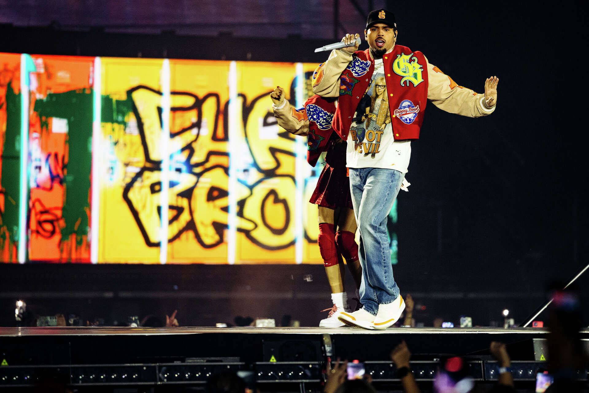 Chris Brown puts on 'Sensational' show in San Antonio tour stop