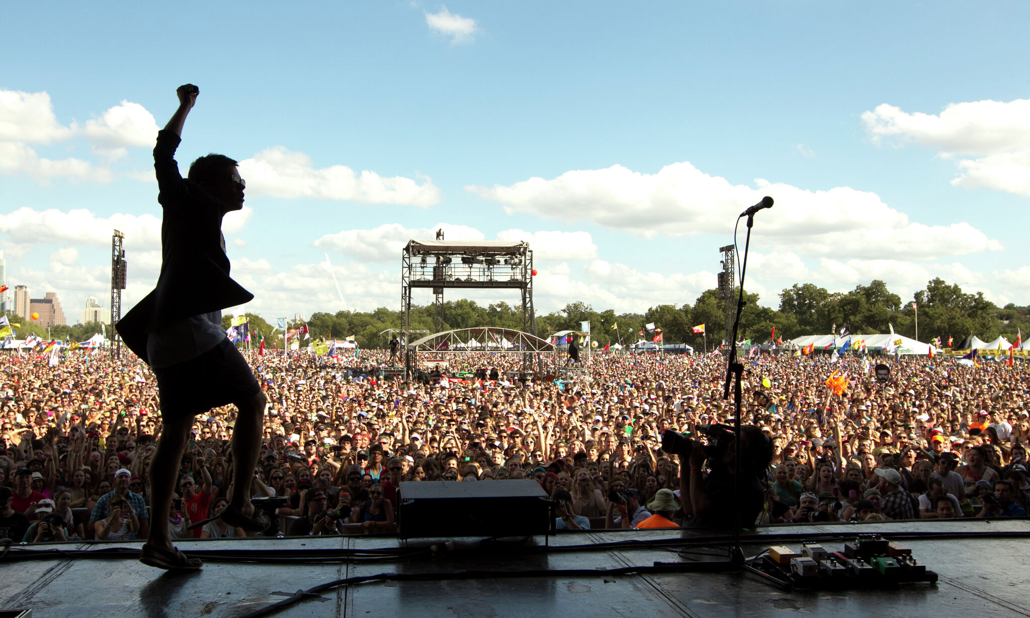 Who’s playing Friday at ACL Fest 2025? Lineup, stages, and set times