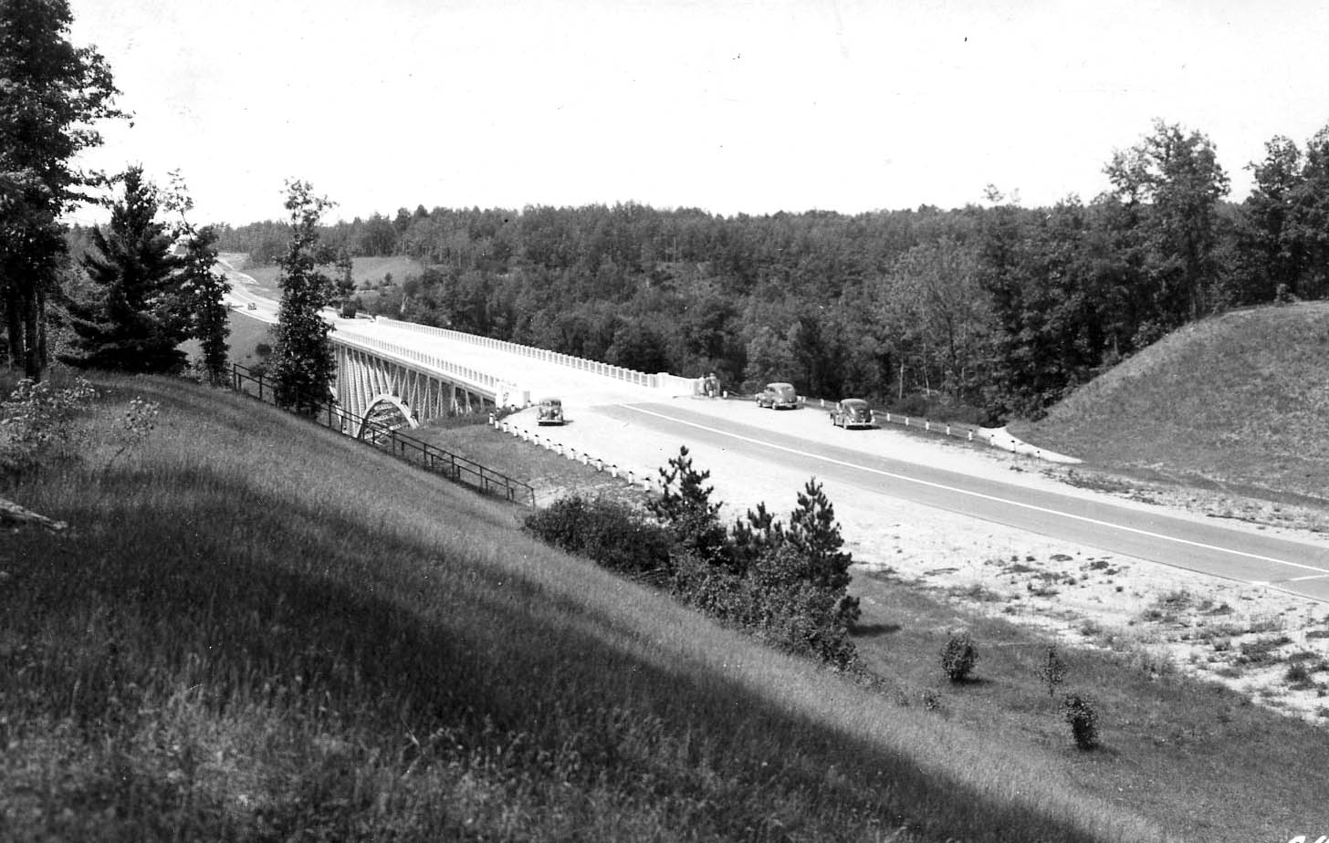 The construction and dedication of Cooley Bridge