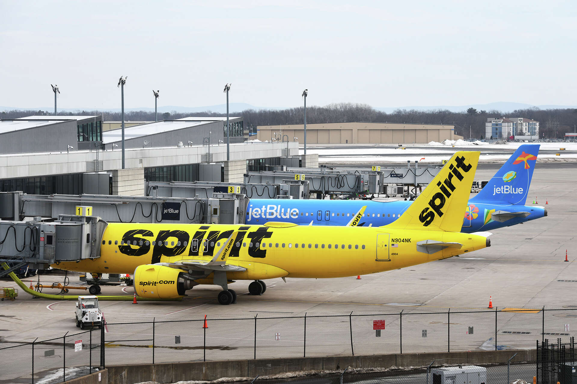 Spirit Airlines to end Bradley service amid bankruptcy