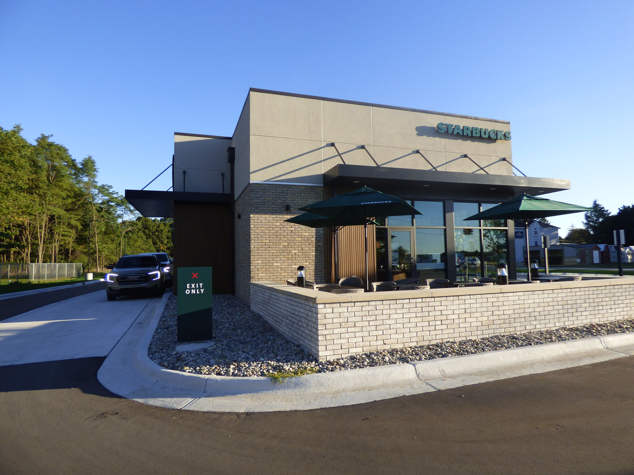 Drive-thru Starbucks debuts in Manistee