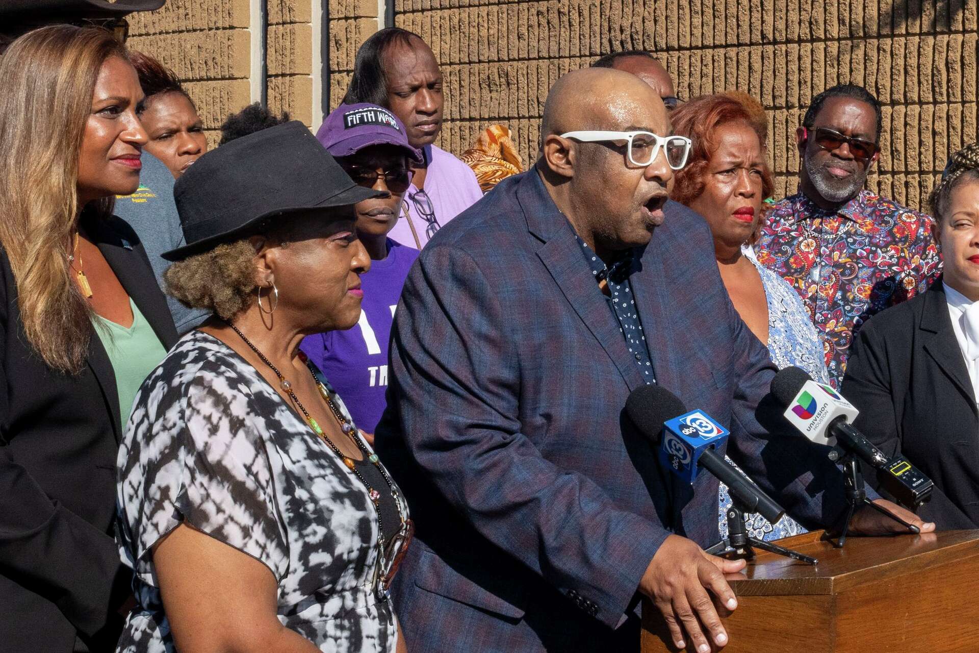 Houston's Kashmere Gardens gets permanent generator for resilience hub