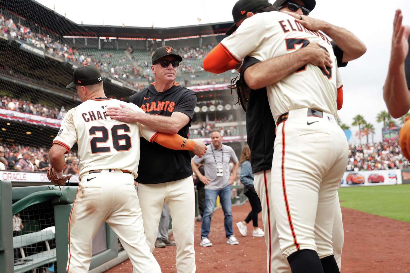 Giants part with manager Bob Melvin; Buster Posey to pick new skipper