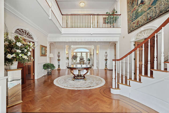 CT Georgian Colonial with solarium soon to hit the market for $15.9M