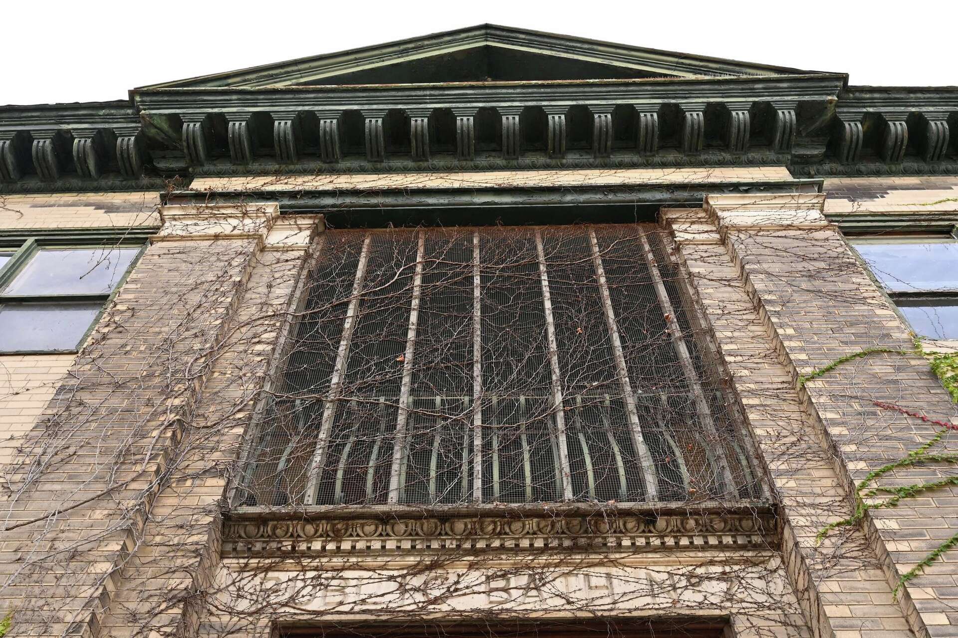 Bath House No. 2 Albany historic landmark for sale through city RFP