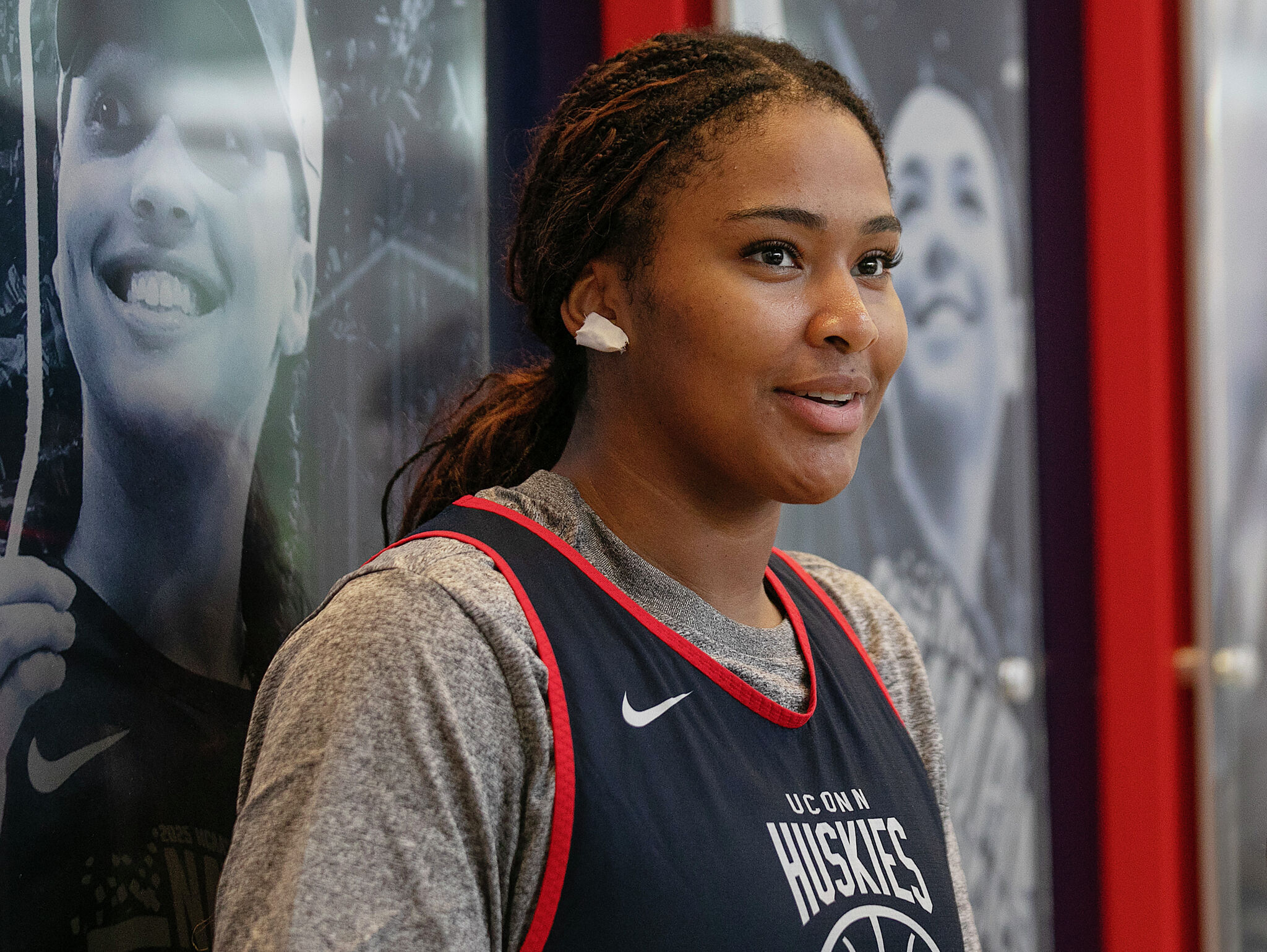 Mike Anthony: Sarah Strong’s game is loud. Geno Auriemma wants more