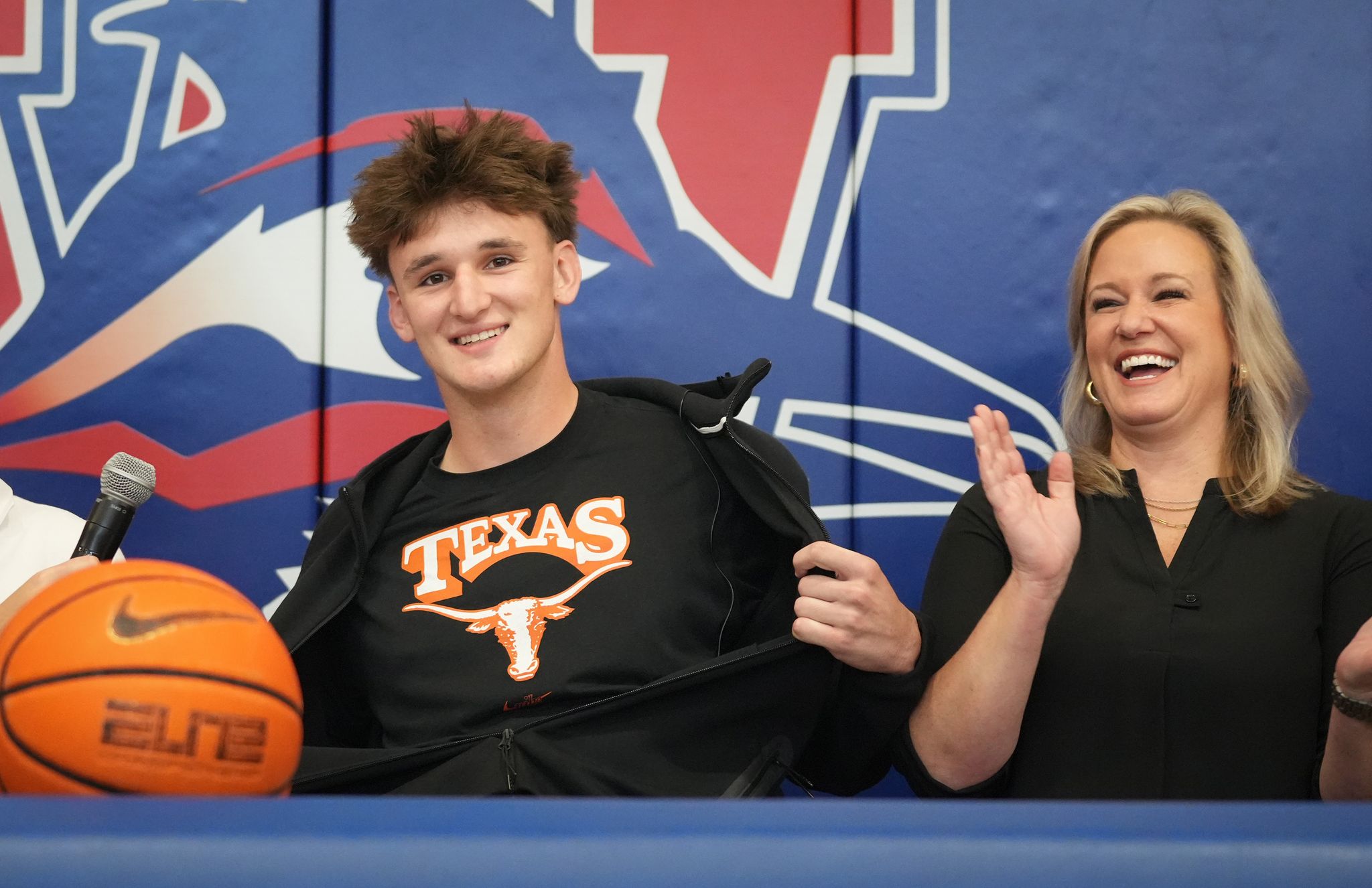 Texas Longhorns: Local high school basketball star Bo Ogden commits