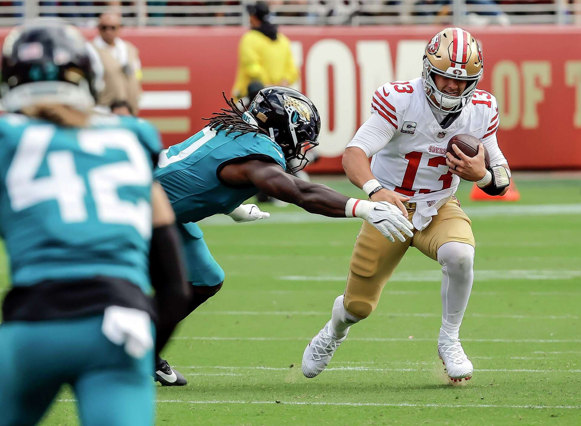 49ers’ QB Jones says what seems obvious: He, not Purdy, will start
