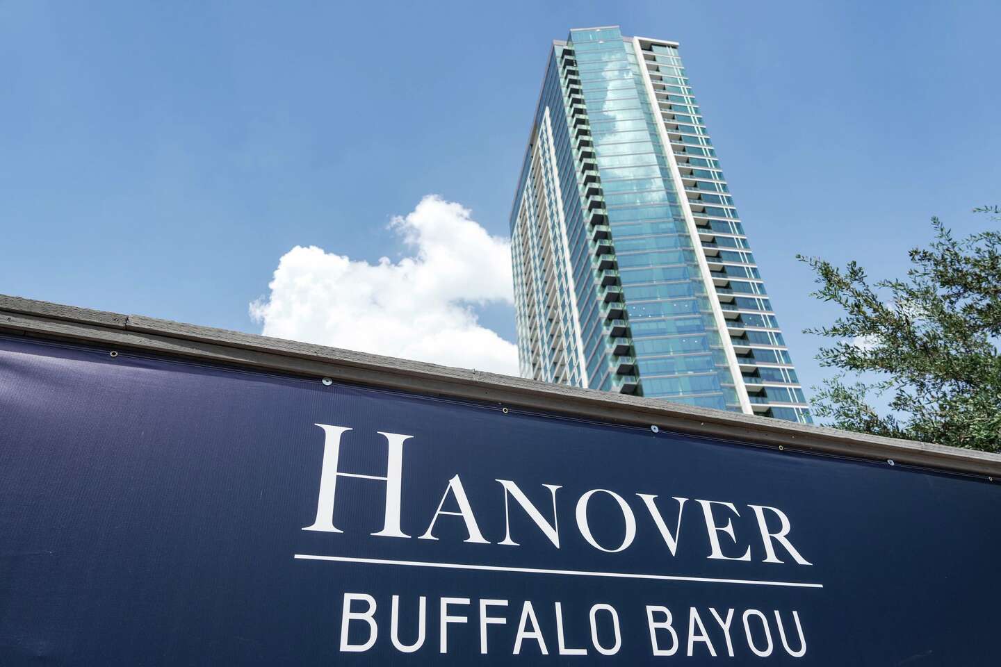 Hanover Buffalo Bayou apartment tower opens in Houston's Autry Park
