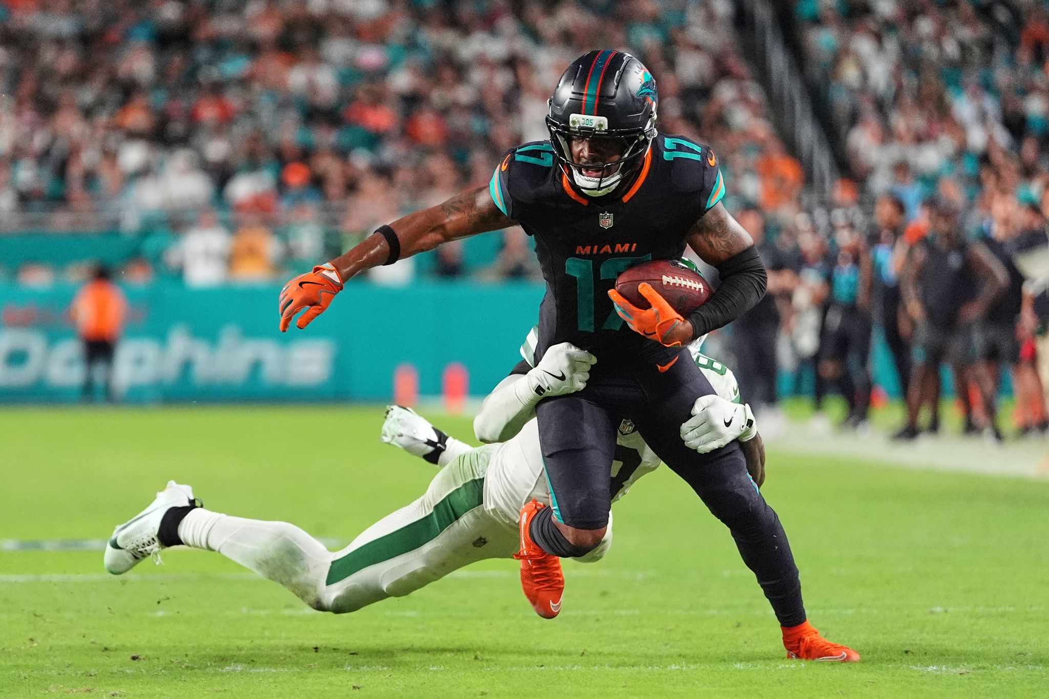 Dolphins confident in Jaylen Waddle as No. 1 receiver after Tyreek Hill's injury
