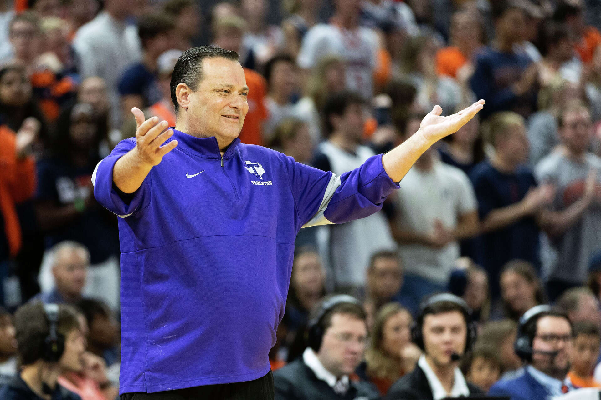 Tarleton State puts troubled coach Billy Gillispie on leave