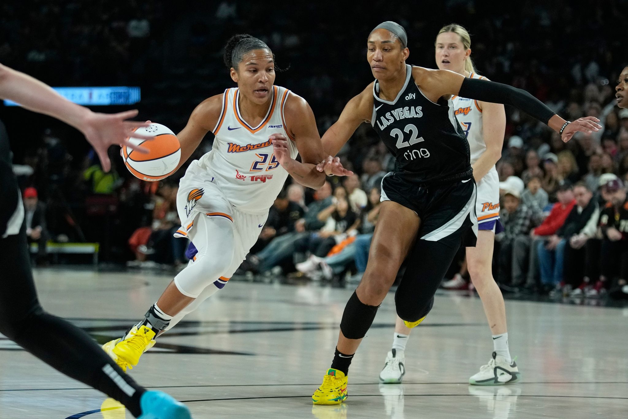 A'ja Wilson and Dana Evans lead Las Vegas Aces past Phoenix Mercury 89-86 in WNBA Finals opener