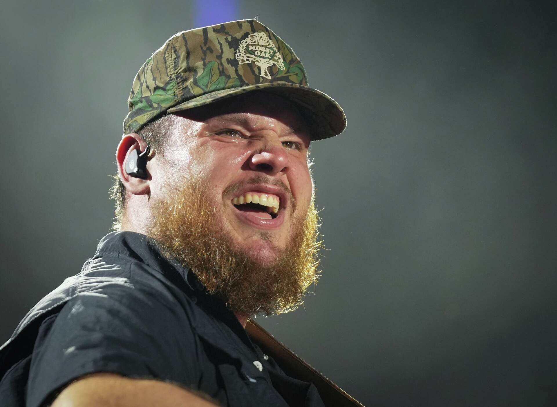 From 'Hurricane' to 'Fast Car,' Luke Combs shines at ACL Fest 2025