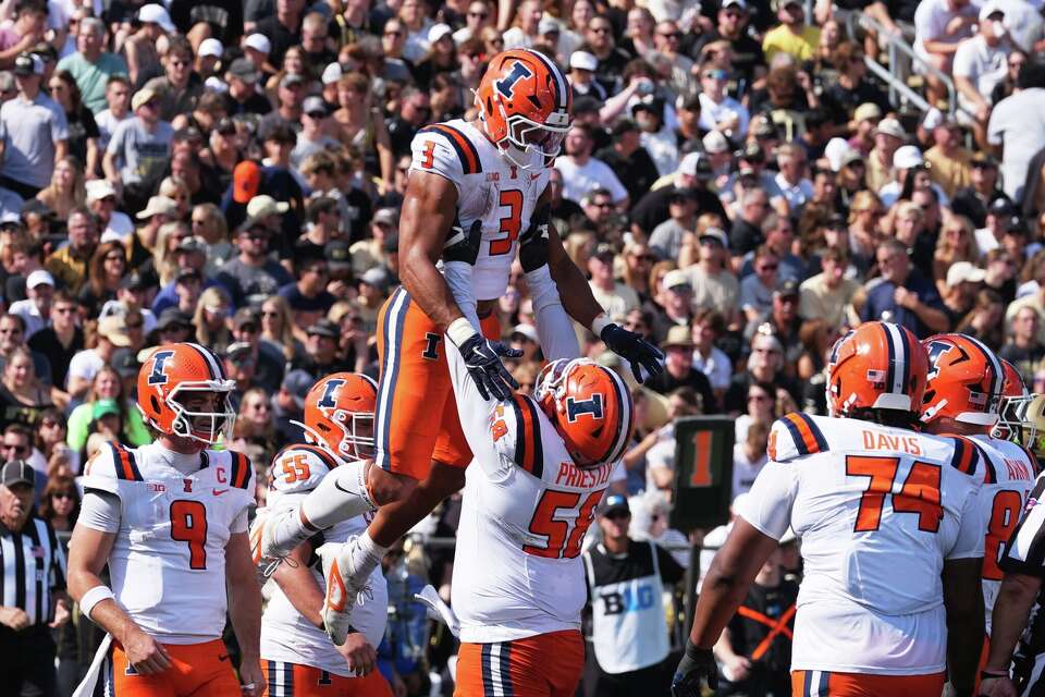 Illinois vs. Purdue football video highlights, live updates, score