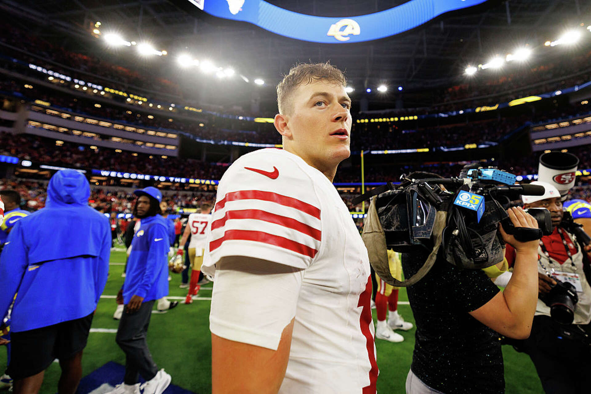 Before 49ers' win, QB reportedly spotted dead body in ocean