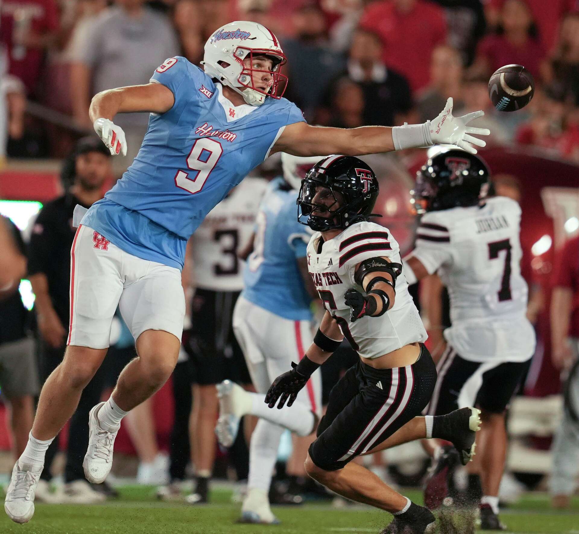 No. 11 Texas Tech cruises past Houston in matchup of unbeatens