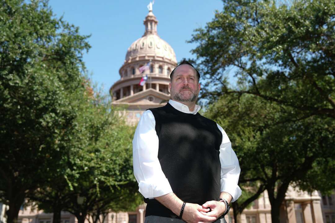 Texas funeral agency ex-head asked Greg Abbott's office for help