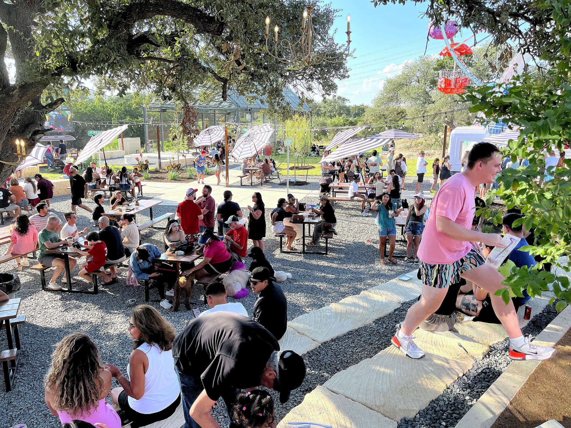 Elsewhere Too opens, bringing crowd for Ferris wheel