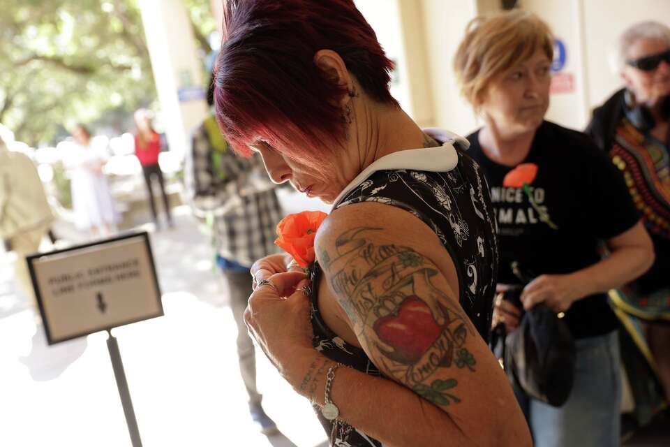 Zoe Rosenberg's chicken 'rescue' trial begins in Sonoma County