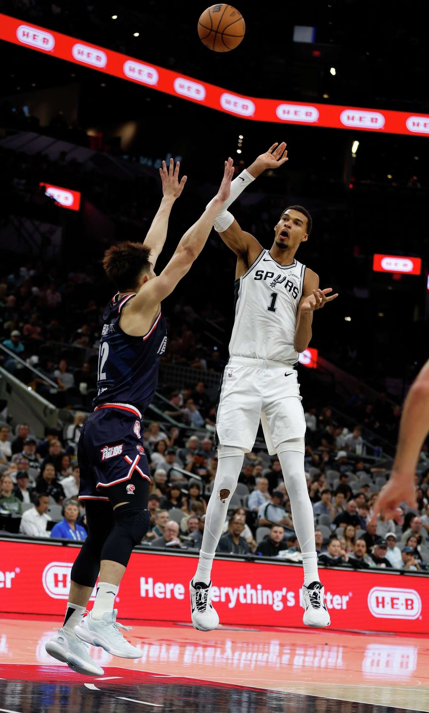 Wembanyama returns as Spurs defeat Guangzhou Loong-Lions