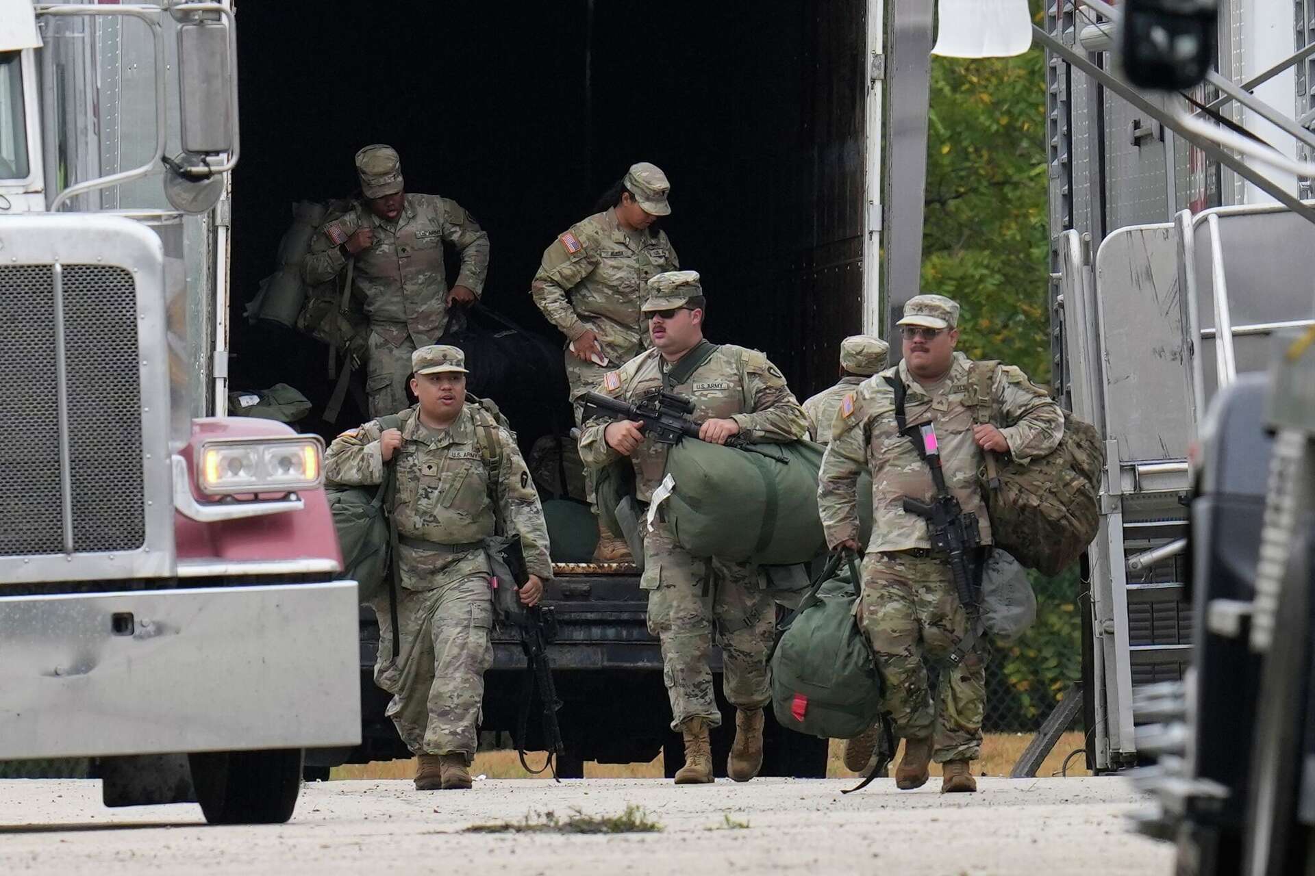 What to know about the Texas National guard's mission in Chicago