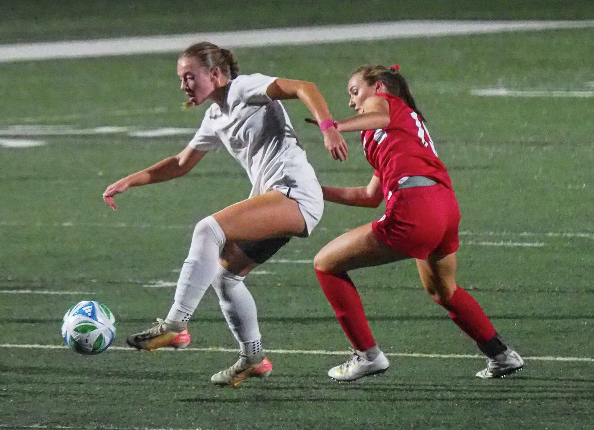No. 4 New Canaan girls soccer team shuts out No. 1 St. Joseph