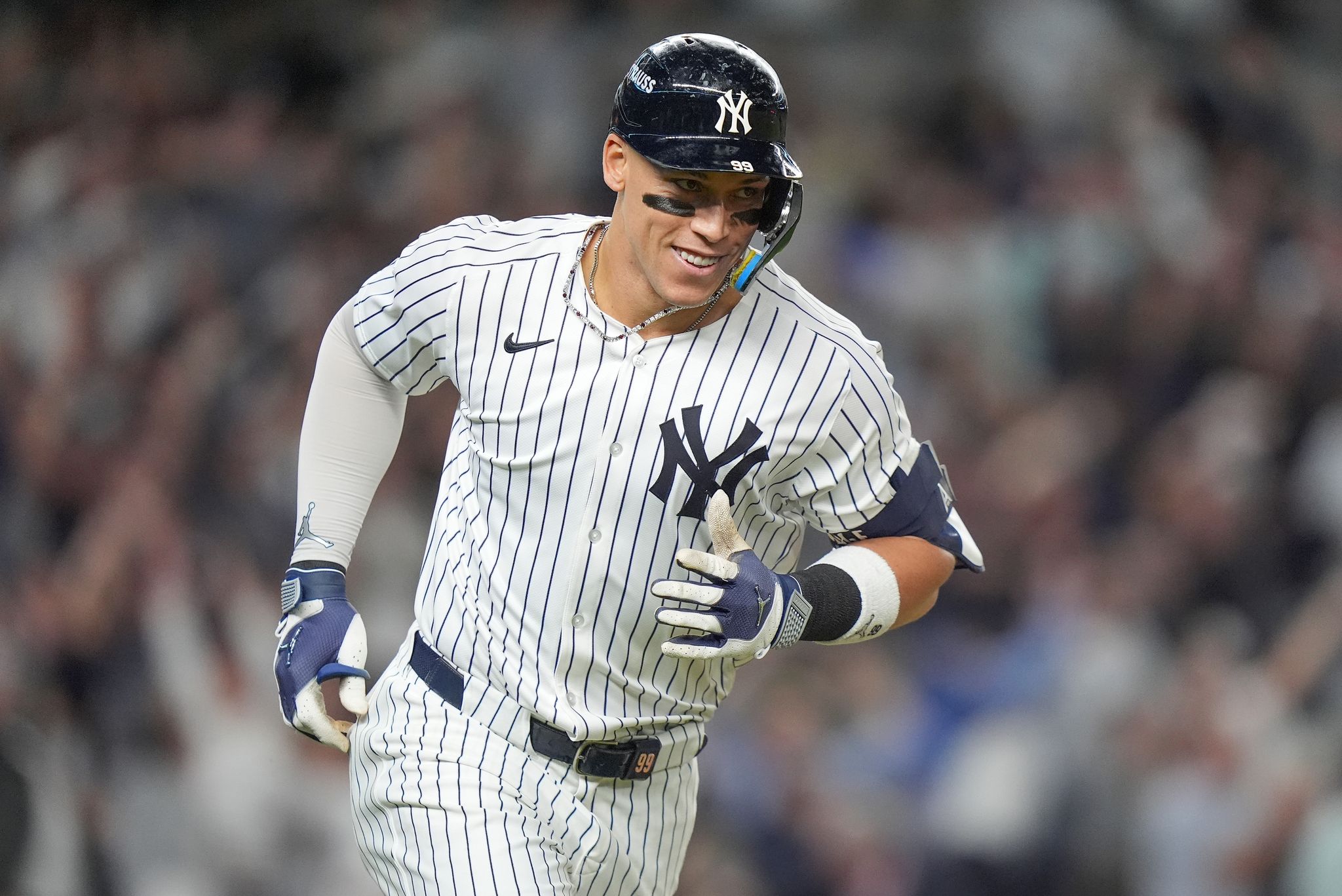Aaron Judge does it all and rescues Yankees with `amazing swing ...