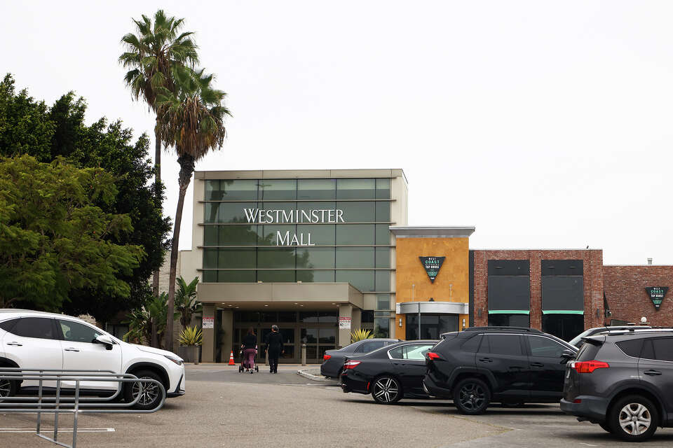 The uncertain future of Orange County’s huge, eerie ghost mall