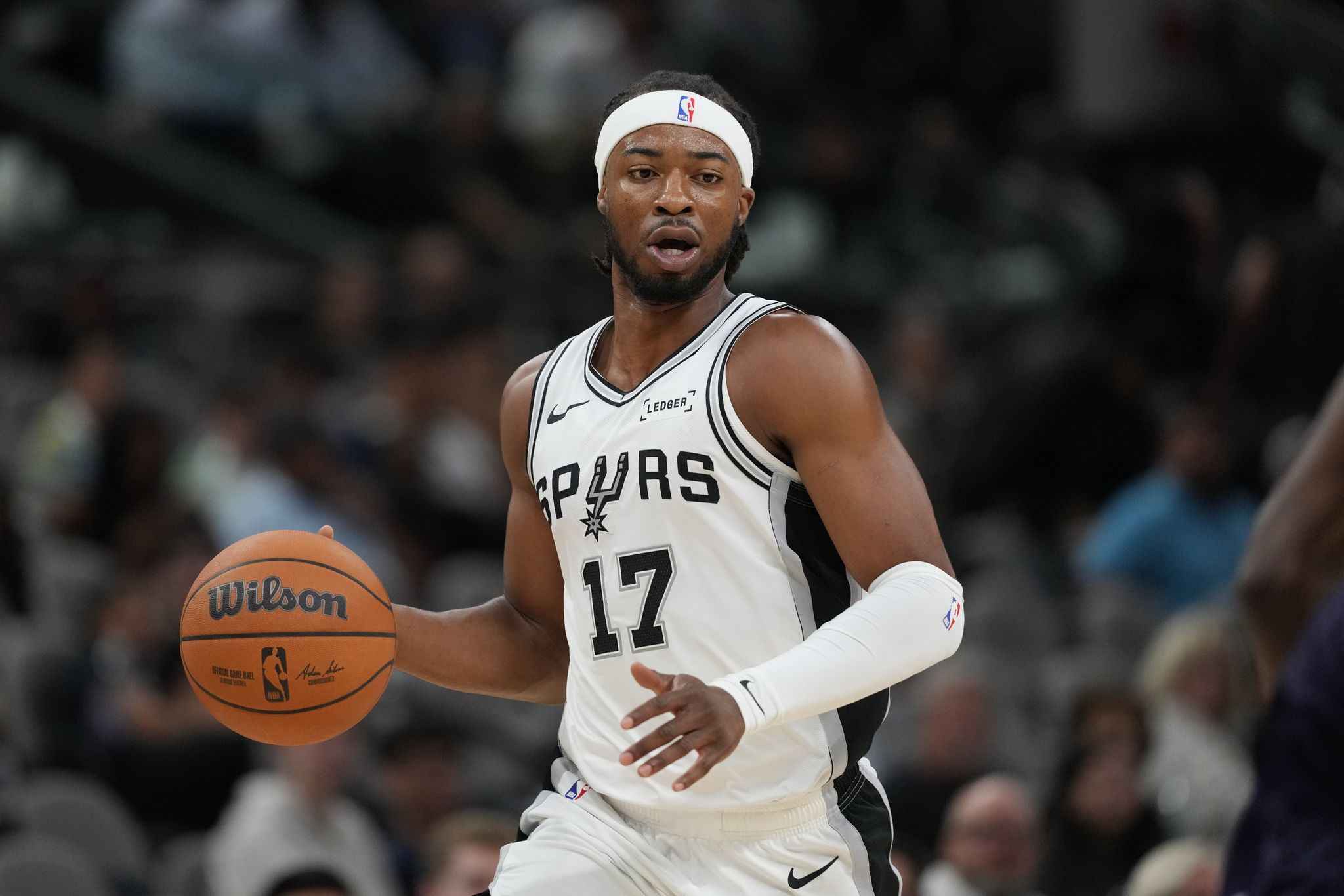 Warren grad Stanley Umude makes hometown debut for Spurs