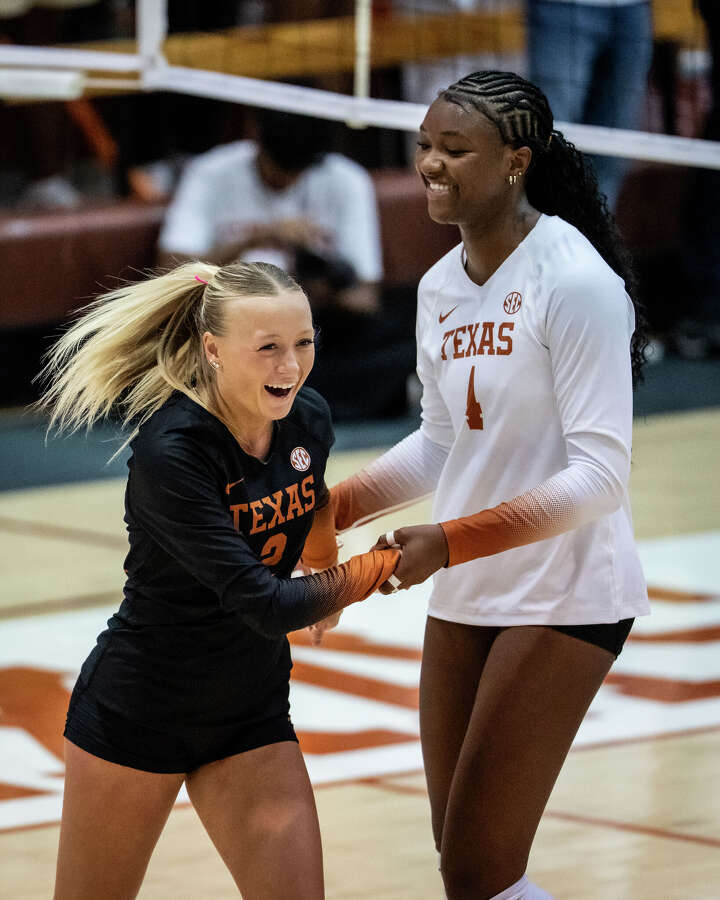 Texas volleyball vs Texas A&M: Lone Star Showdown recap