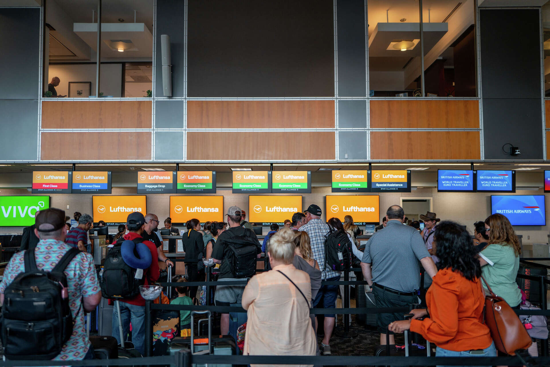 Austin airport wait times surge as 35,000 depart Texas