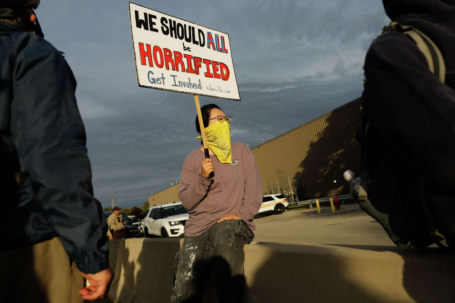 Chicago federal judge temporarily blocks Texas Guard deployment