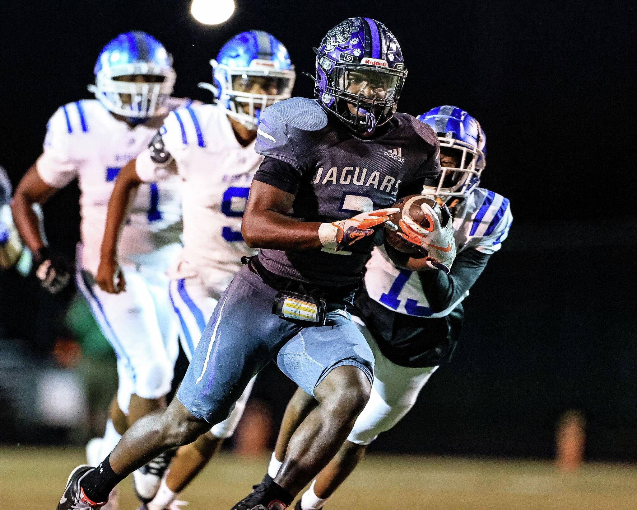 High school football: Central Texas teams record key district wins