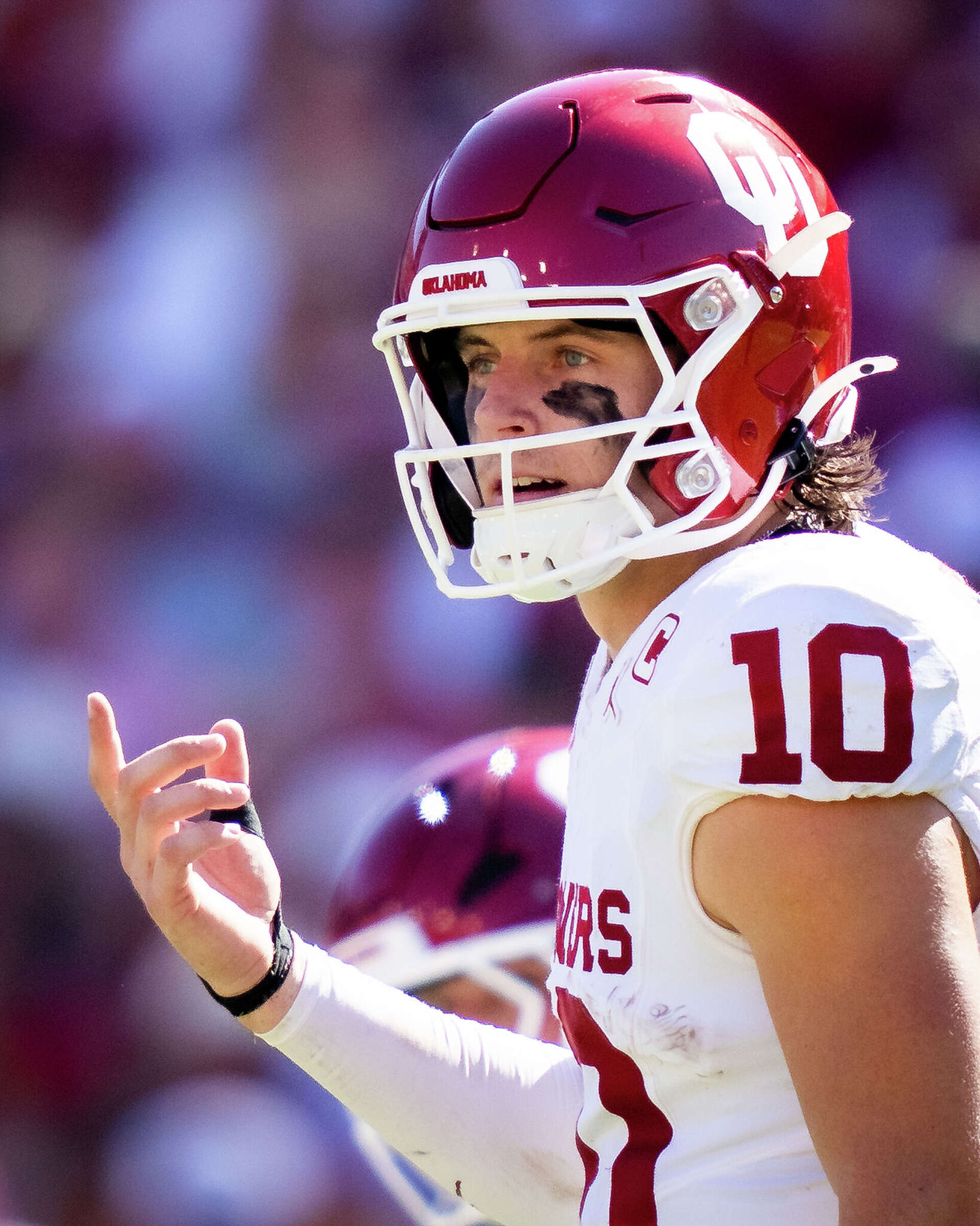 Texas Longhorns rebound with win over No. 6 Oklahoma Sooners