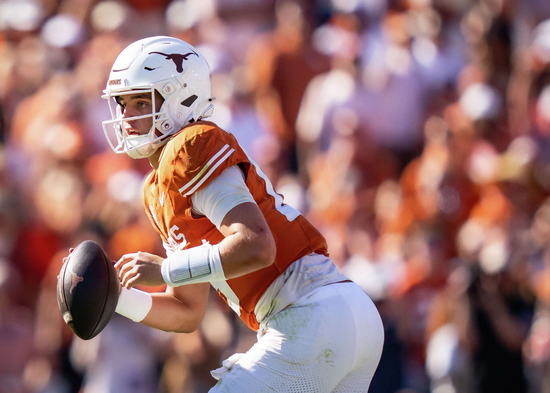 Texas Longhorns rebound with win over No. 6 Oklahoma Sooners